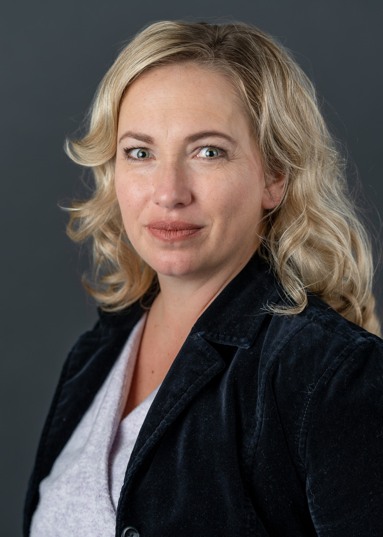 Advancement Office Contacts | Alumni & Giving